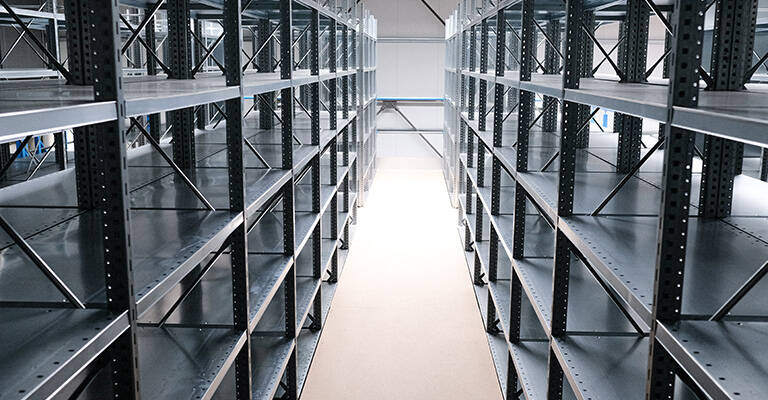 Soorten stellingen: Welke is de perfecte match voor jouw magazijn?