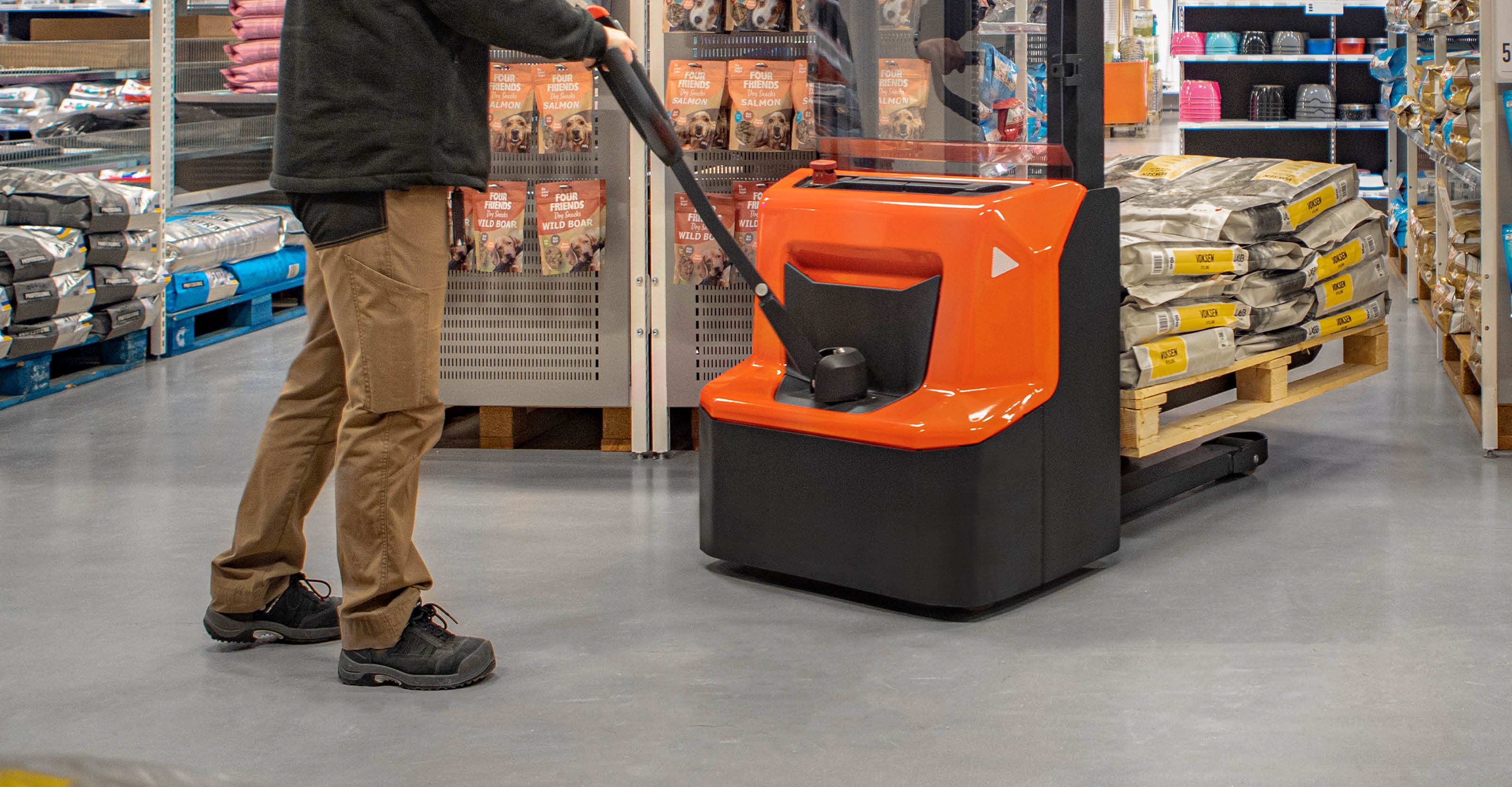 12 conseils pour travailler en toute sécurité avec un gerbeur électrique